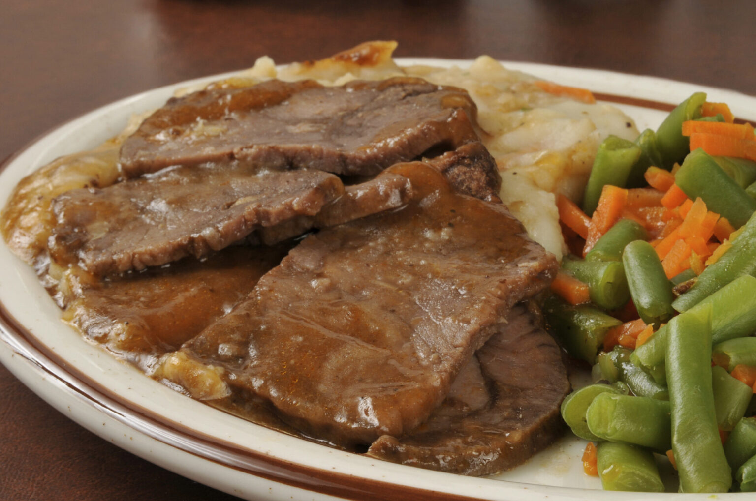 Aprende cómo mechar carne fácilmente con una batidora - Pantori